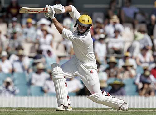 Shaun Marsh drives during his 25 | ESPNcricinfo.com