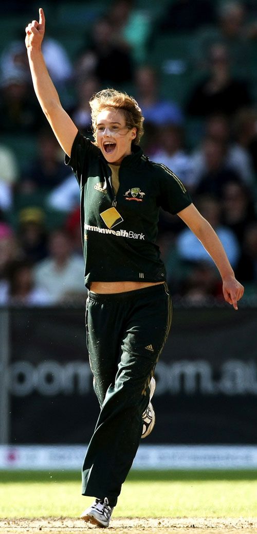 Ellyse Perry celebrates on her way to 4 for 20 | ESPNcricinfo.com