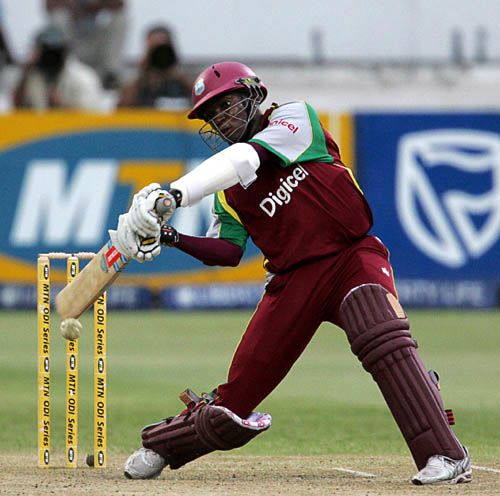 Jerome Taylor winds up to bludgeon the ball | ESPNcricinfo.com