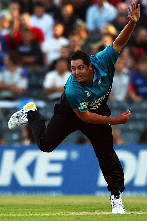 Jesse Ryder bowls for New Zealand | ESPNcricinfo.com