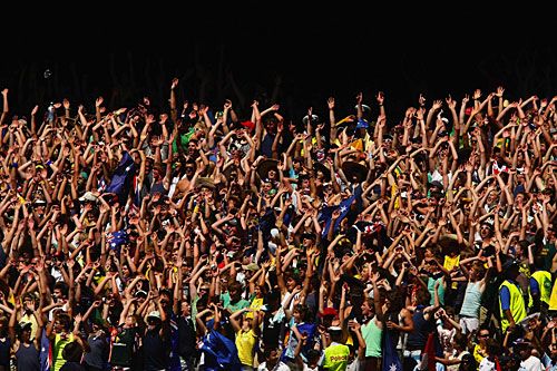 The Sunday crowd enjoy themselves at the MCG | ESPNcricinfo.com