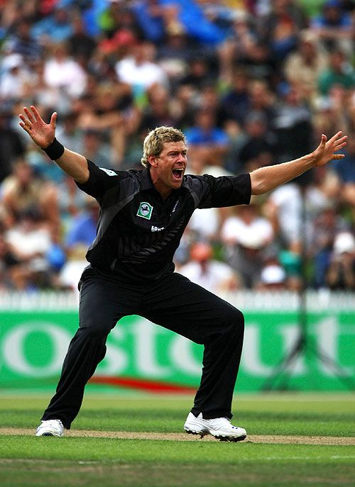 Jacob Oram appeals | ESPNcricinfo.com