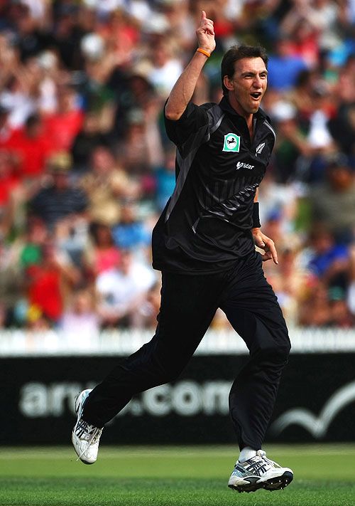 Michael Mason traps Kevin Pietersen lbw for 29 | ESPNcricinfo.com