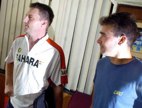 John Gloster and Greg King in discussion | ESPNcricinfo.com