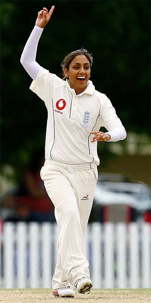 Isa Guha continued to prove her worth as a Test bowler | ESPNcricinfo.com