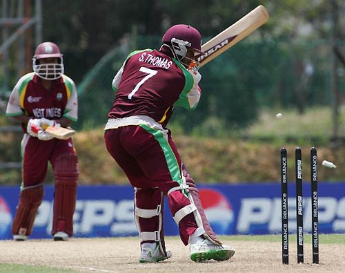 Shacaya Thomas is bowled by Wayne Parnell | ESPNcricinfo.com