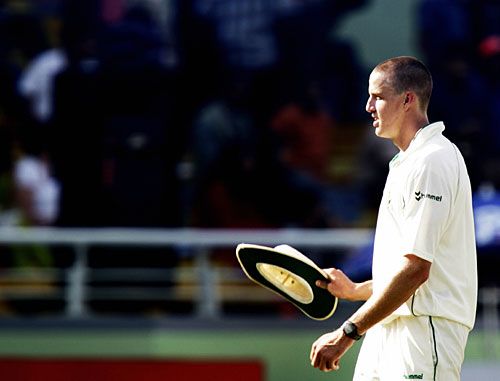 Morne Morkel walks back after his five-for | ESPNcricinfo.com