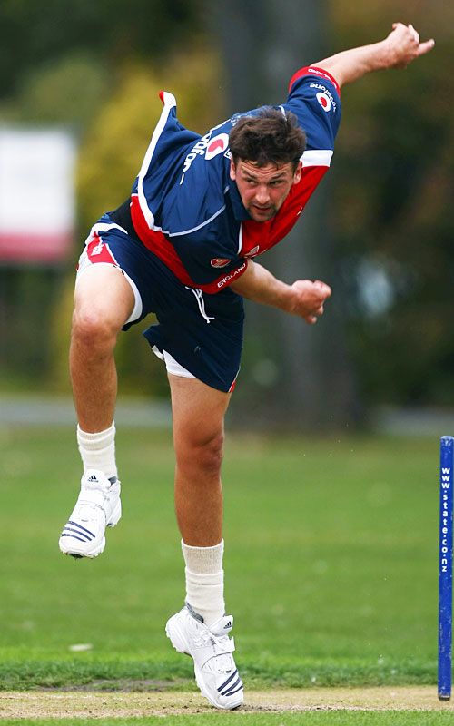 Steve Harmison unwinds in the nets after his late arrival ...