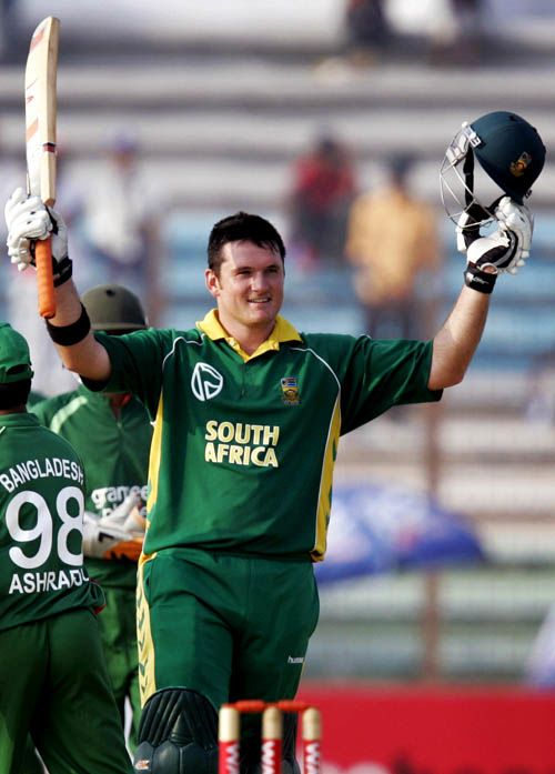 Graeme Smith celebrates his hundred | ESPNcricinfo.com