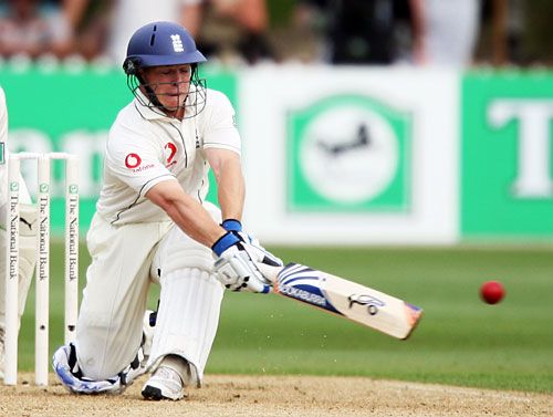 Tim Ambrose plays the sweep shot | ESPNcricinfo.com