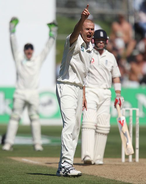 Chris Martin appeals for Kevin Pietersen's run out | ESPNcricinfo.com