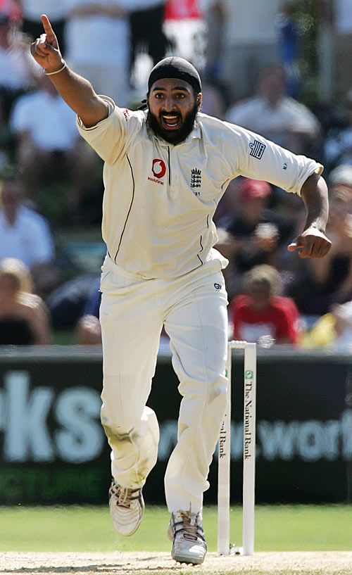 Monty Panesar is delighted on taking his fifth wicket | ESPNcricinfo.com