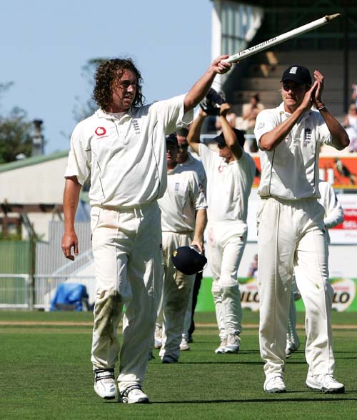 Man-of-the-Series Ryan Sidebottom leads England off the field ...