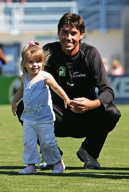 Stephen Fleming spends time with his daughter Tayla | ESPNcricinfo.com