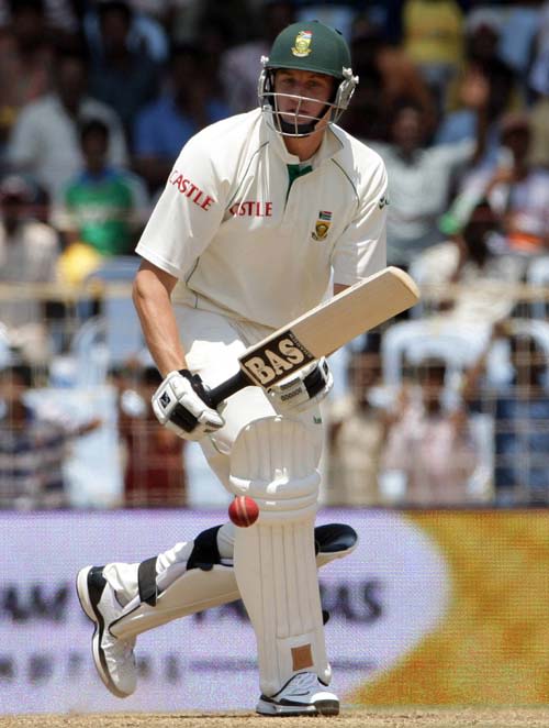 Morne Morkel piled on India's agony with a career-best 35 ...