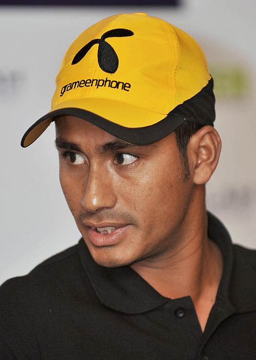 Mohammad Ashraful addresses the press on arriving in Pakistan for a ...