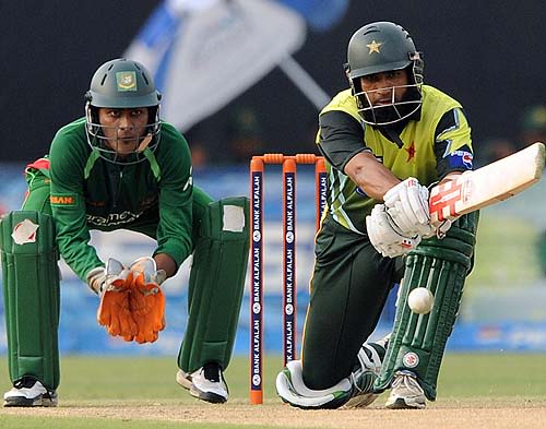 Mohammad Yousuf pulls off the reverse-sweep against spin | ESPNcricinfo.com