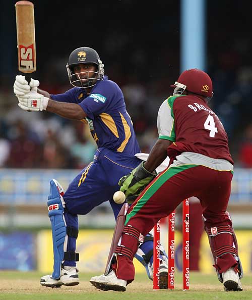 Chamara Silva sweeps fine during his 67 | ESPNcricinfo.com
