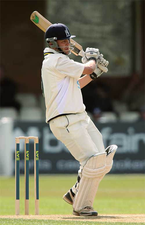 Jonathan Trott pulls during his 80 | ESPNcricinfo.com