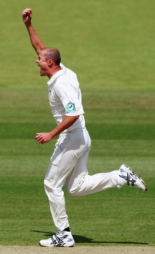 Chris Martin celebrates removing Alastair Cook | ESPNcricinfo.com