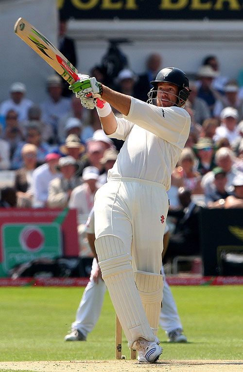 Jacob Oram takes the long-handled approach as New Zealand slip to ...