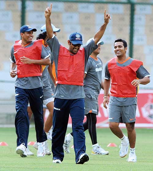 Mahendra Singh Dhoni leads a fielding drill | ESPNcricinfo.com