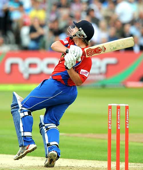 Graham Napier launches one of his record 16 sixes | ESPNcricinfo.com