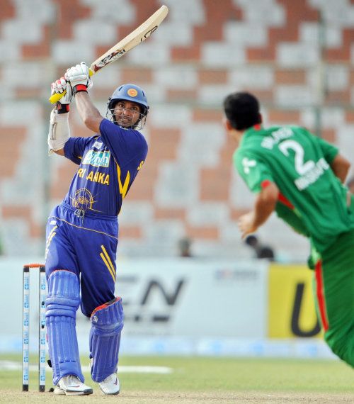 Kumar Sangakkara lofts the ball to the long-on boundary | ESPNcricinfo.com