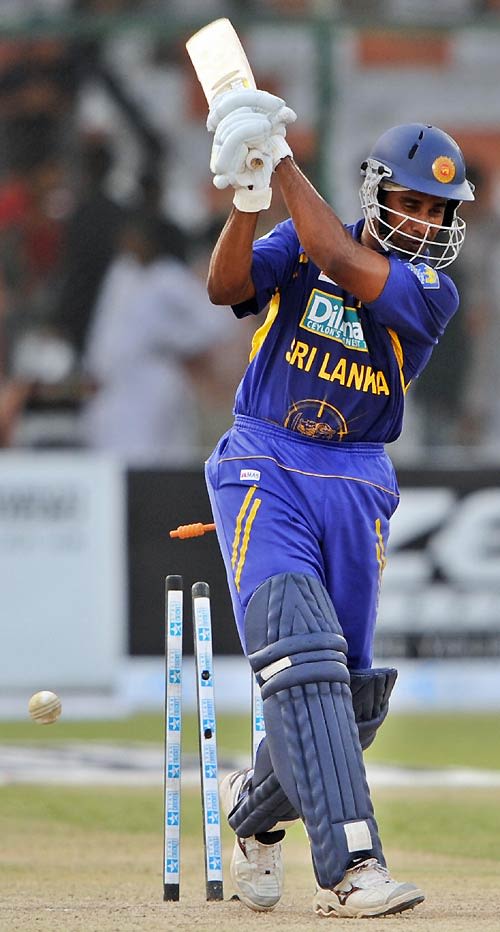 Chaminda Vaas is cleaned up by RP Singh | ESPNcricinfo.com