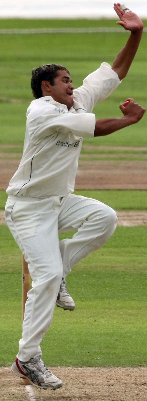 Azeem Rafiq turns his arm over | ESPNcricinfo.com