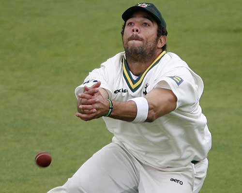 Andre Adams drops Mark Ramprakash on 23 | ESPNcricinfo.com