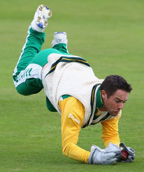 Mark Boucher dives for a catch during fielding practice | ESPNcricinfo.com