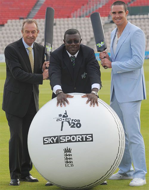 David Lloyd, Richie Richardson and Kevin Pietersen | ESPNcricinfo.com