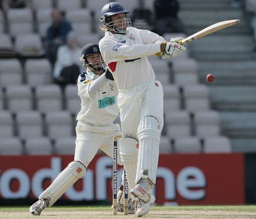 Luke Sutton swipes the ball towards midwicket | ESPNcricinfo.com