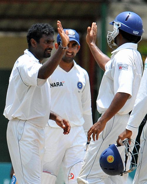 Muttiah Muralitharan celebrates Anil Kumble's wicket | ESPNcricinfo.com Muttiah Muralitharan celebrates Anil Kumble's wicket | ESPNcricinfo.com