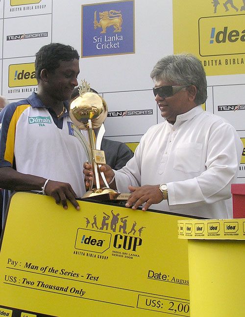 Ajantha Mendis receives the Man-of-the-Series award from Arjuna ...
