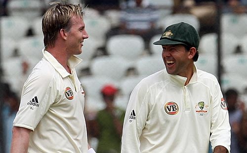 Brett Lee shares a joke with Ricky Ponting | ESPNcricinfo.com