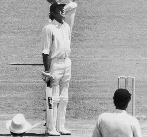 Brian Luckhurst grimaces after being injured | ESPNcricinfo.com Brian Luckhurst grimaces after being injured | ESPNcricinfo.com