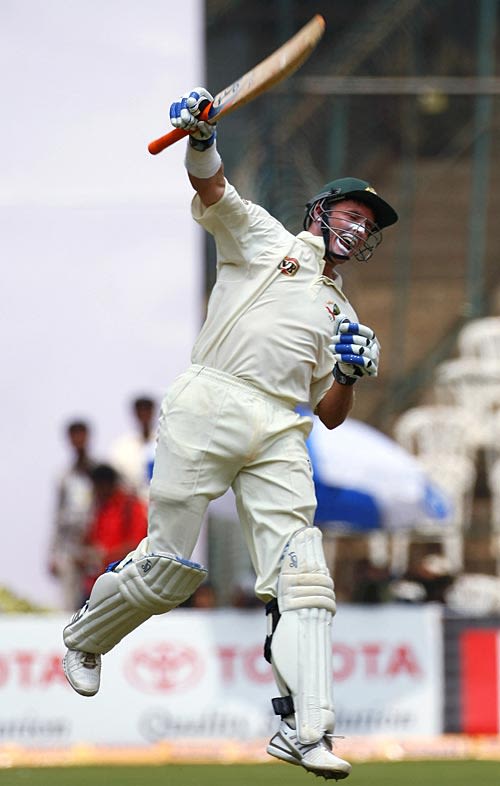 Michael Hussey reaches his hundred | ESPNcricinfo.com
