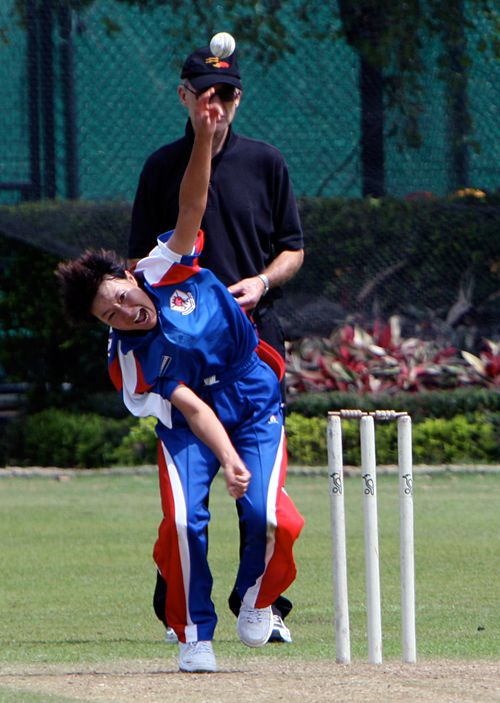 A Japanese bowler gives it her all. HK Women v. Japan Women, HKCC 09.10 ...