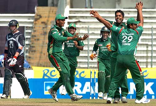 Syed Rasel celebrates dismissing Jesse Ryder | ESPNcricinfo.com