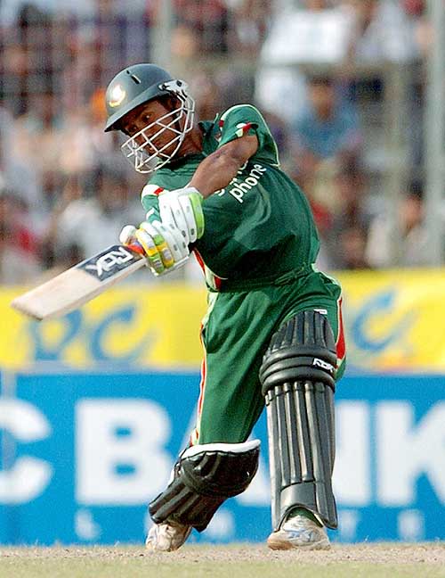 Mohammad Ashraful scored 40 in Bangladesh's defeat | ESPNcricinfo.com
