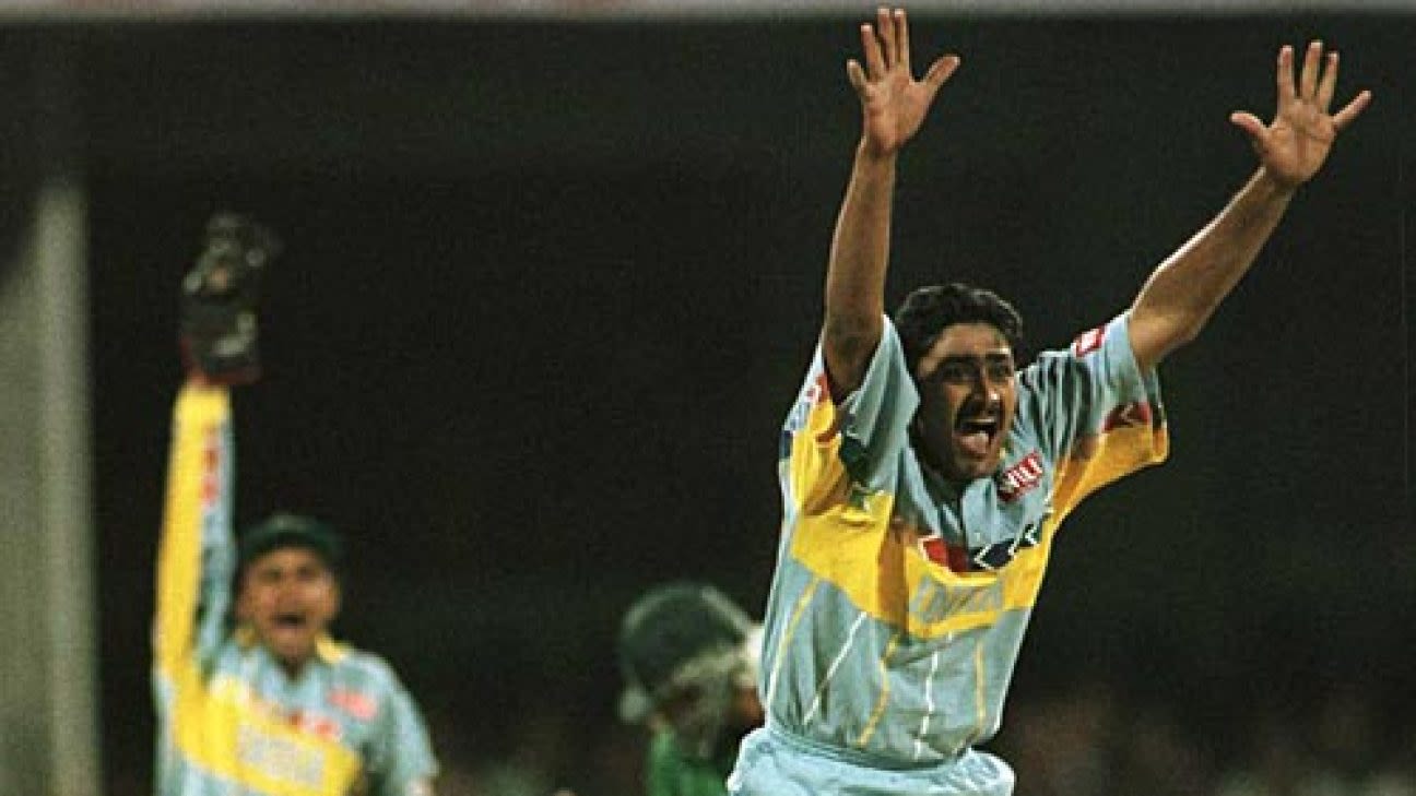 When a boisterous Bangalore crowd got behind the local boys | ESPNcricinfo