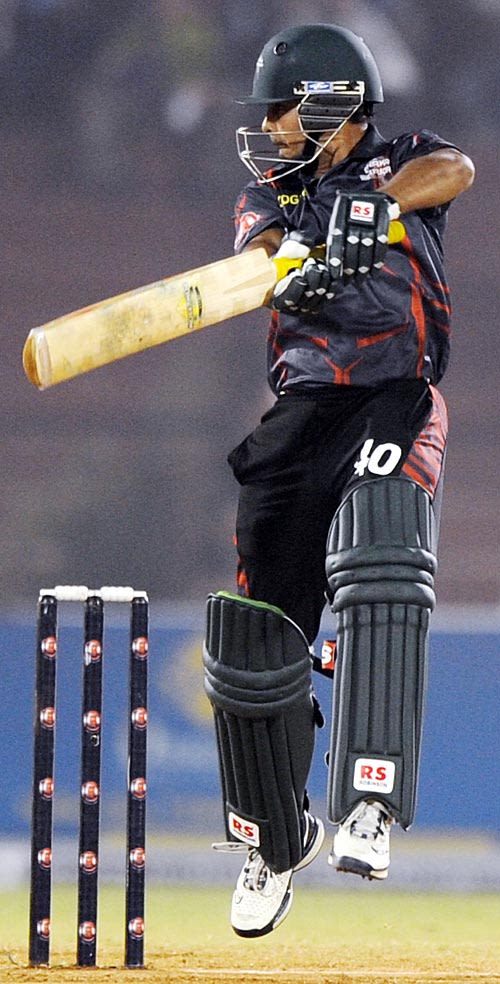 Nazimuddin cuts loose | ESPNcricinfo.com