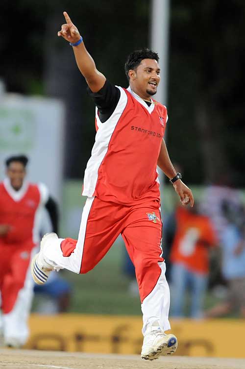 Ravi Rampaul Celebrates His Early Success Against Neil Carter