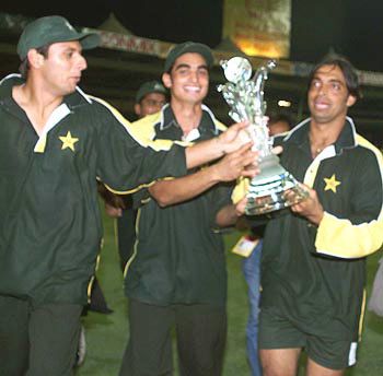 Shahid Afridi, Imran Nazir and Shoaib Akhtar exult after Pakistan lift ...