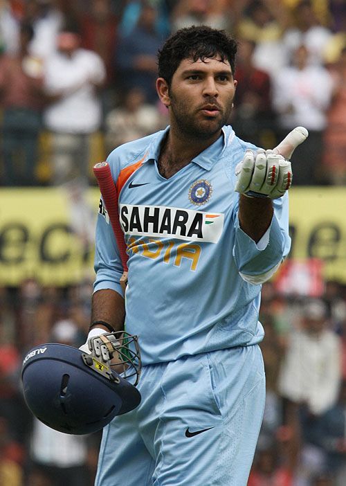 Yuvraj Singh blows a kiss to the pavilion | ESPNcricinfo.com
