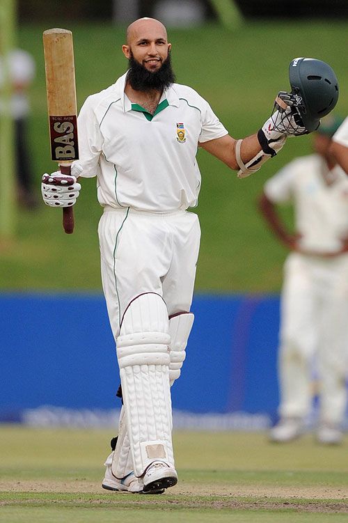 Hashim Amla celebrates his century against Bangladesh | ESPNcricinfo.com