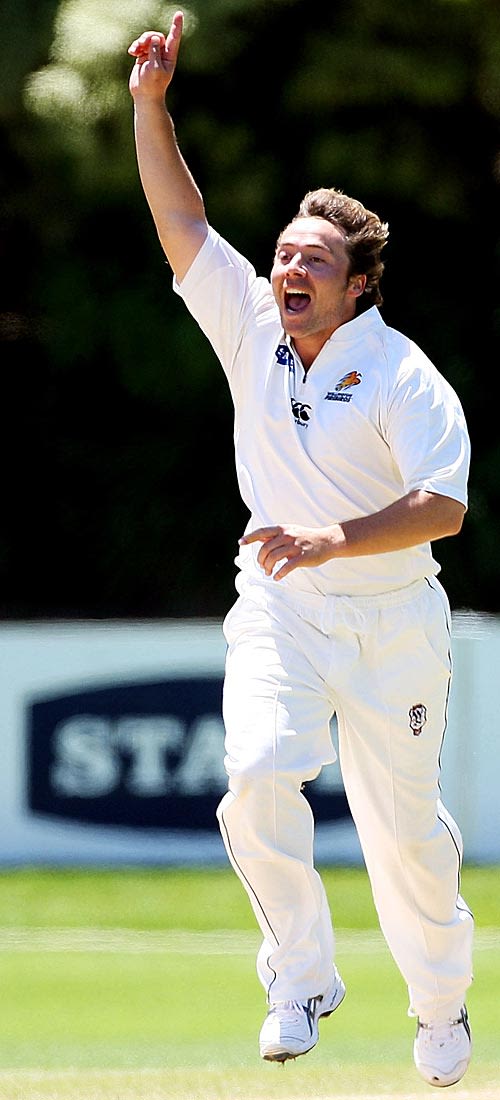 Graham Napier celebrates the dismissal of Scott Styris | ESPNcricinfo.com