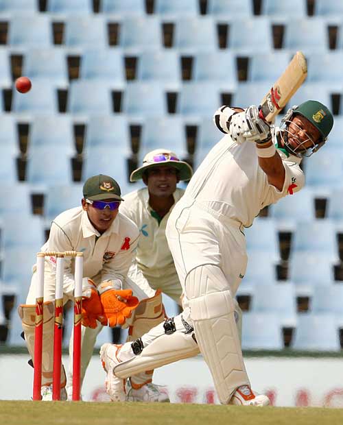 Ashwell Prince goes over the top to steady South Africa | ESPNcricinfo.com